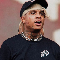 Hey Deb you got games on your phone Meme Sound Effect - Voicy