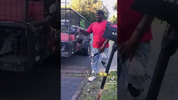 Snapping Meme Sound Effect - Voicy