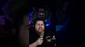 Bassistent zingt prachtlied over een pizza calzone Meme Sound Effect ...