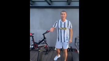 Ronaldo Juve Meme Sound Effect - Voicy